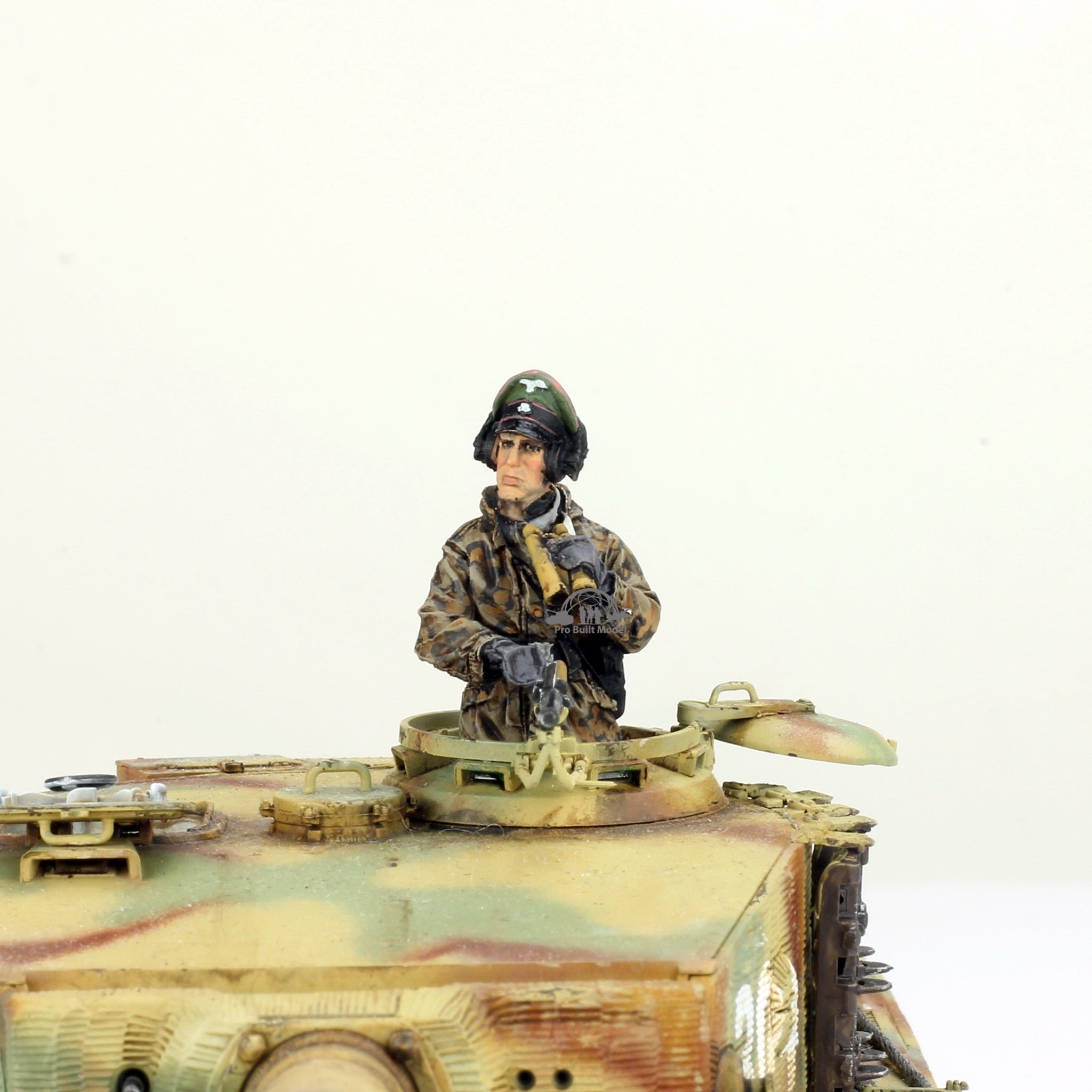 ProPainted 1:35 German SS Tank Commander WW2 Winter – ProBuiltModel