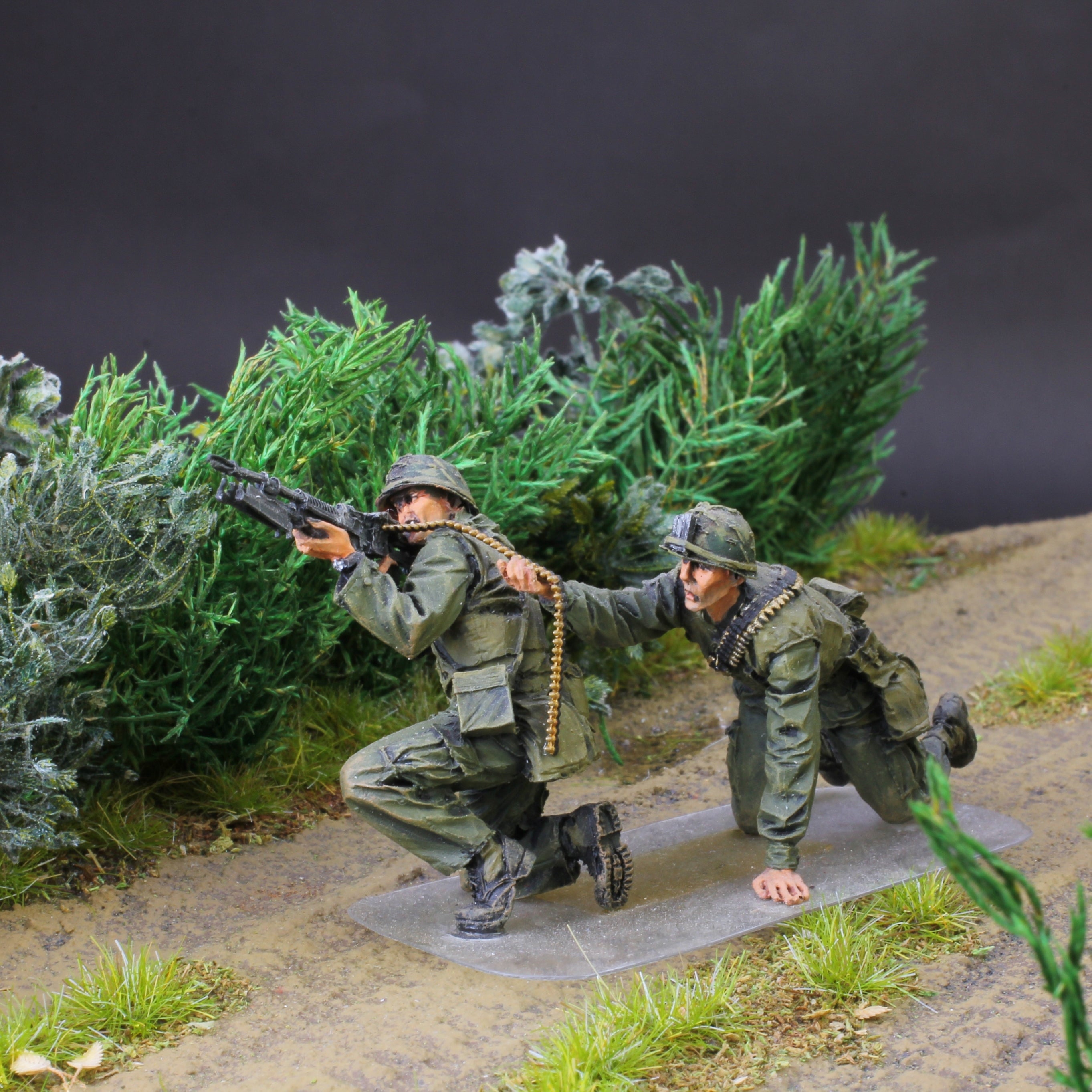 USMC Machine Gun team (02 USMC Soldiers), 1/35 Scaled Ratio, Vietnam W ...