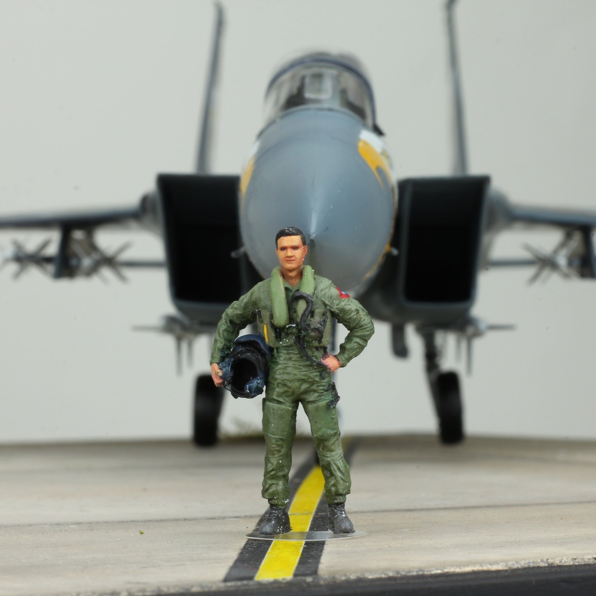 Pro-Painted 1:48 Modern USAF Fighter Pilot – ProBuiltModel