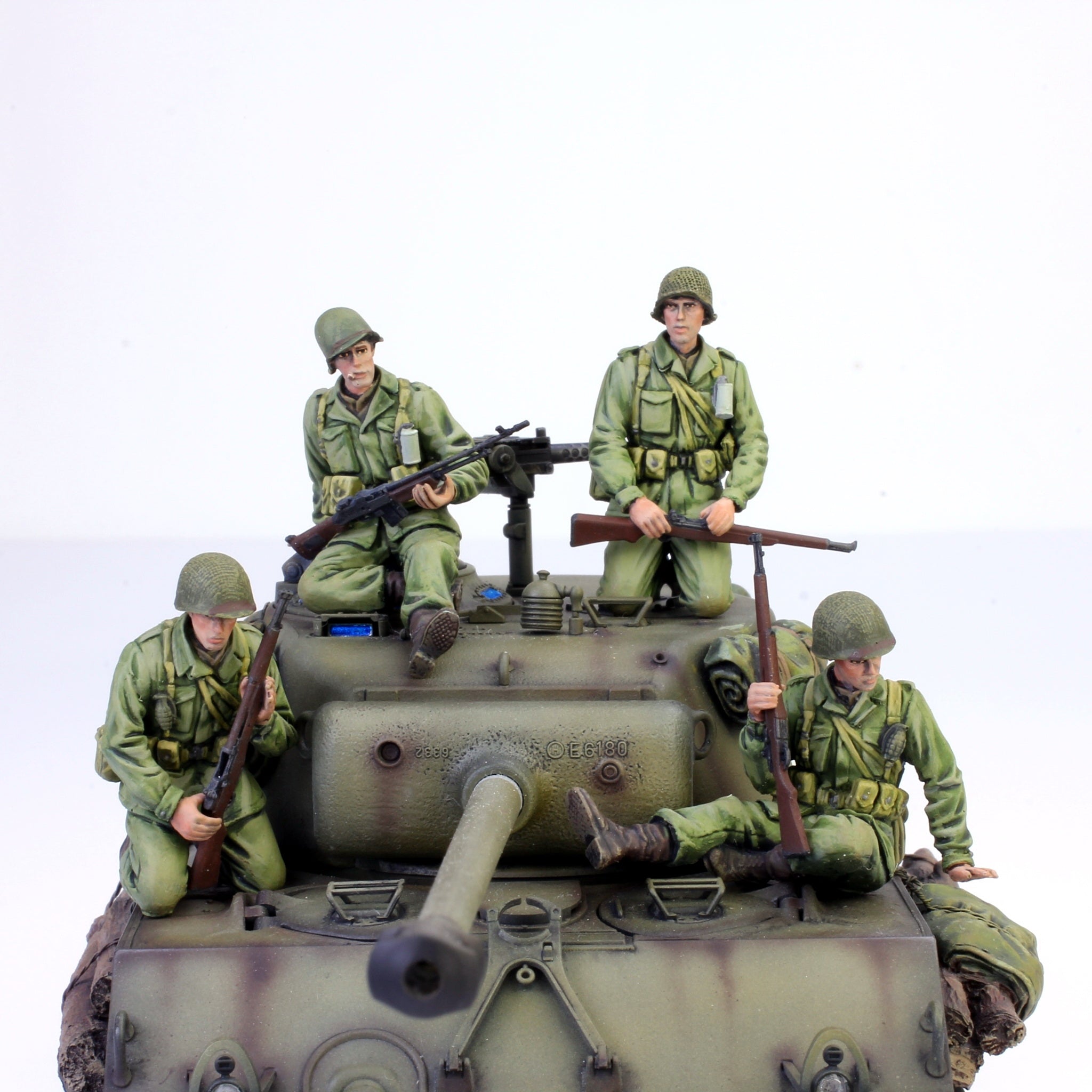 US Tank Riders (04 figures), 1/35 Scaled Ratio, World War 2 – ProBuiltModel