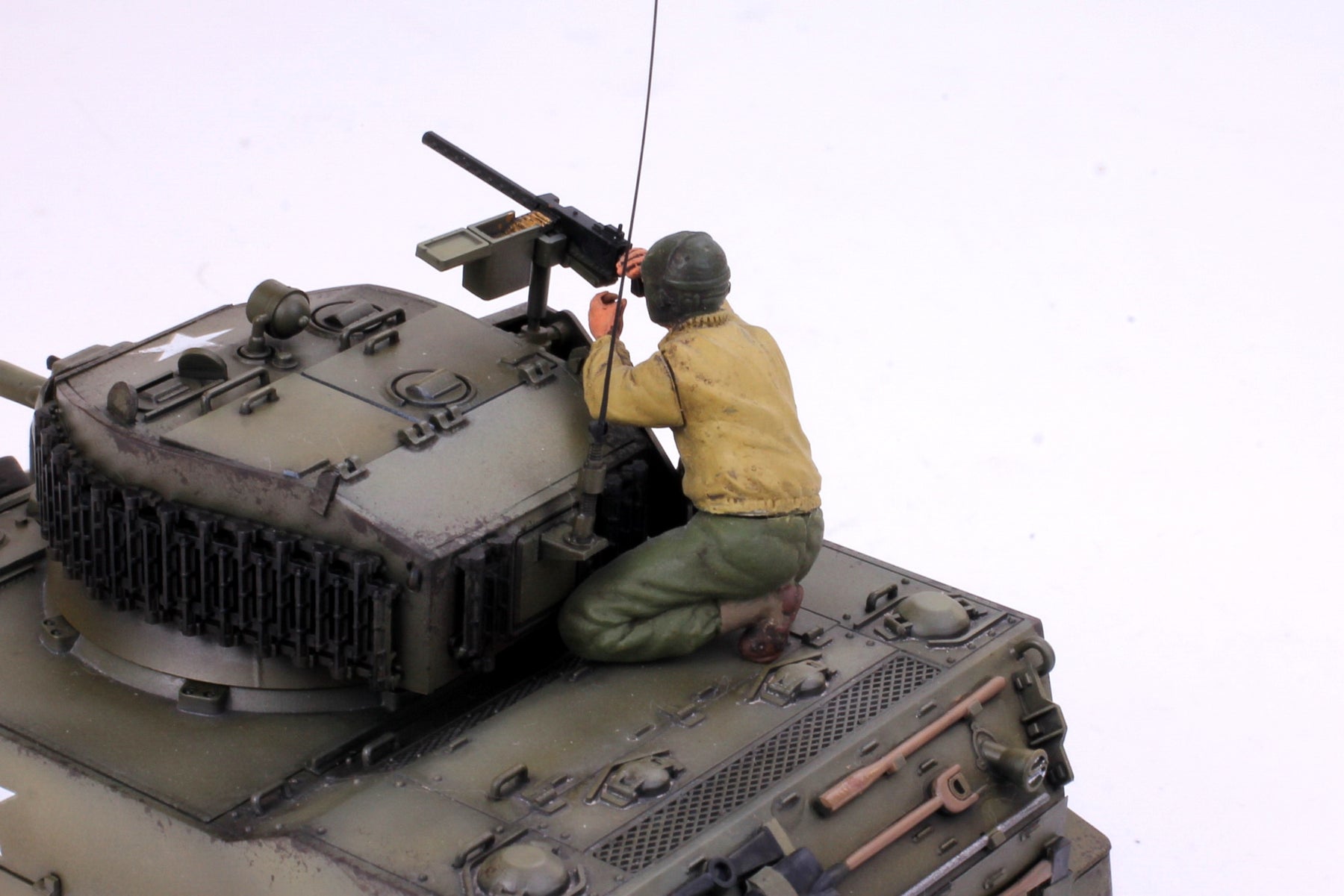 Military Miniature Series American Light Tank M5A1 Stuart (Late Version) AFV Club 35161 Figs Canada