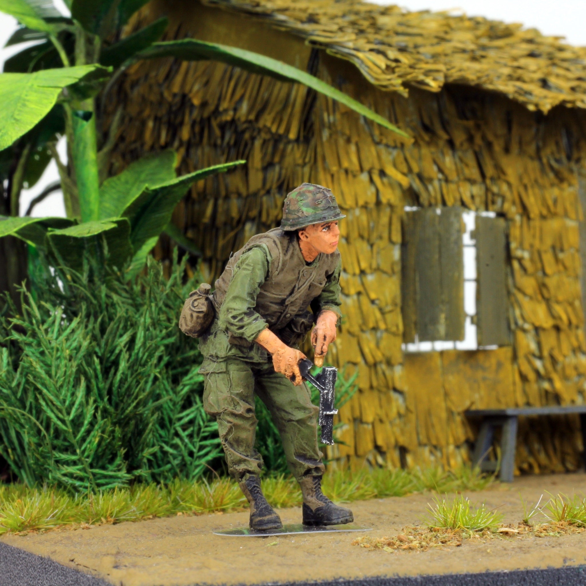 Pro-Painted 1:35 USMC M79 Gunner, Vietnam war – ProBuiltModel