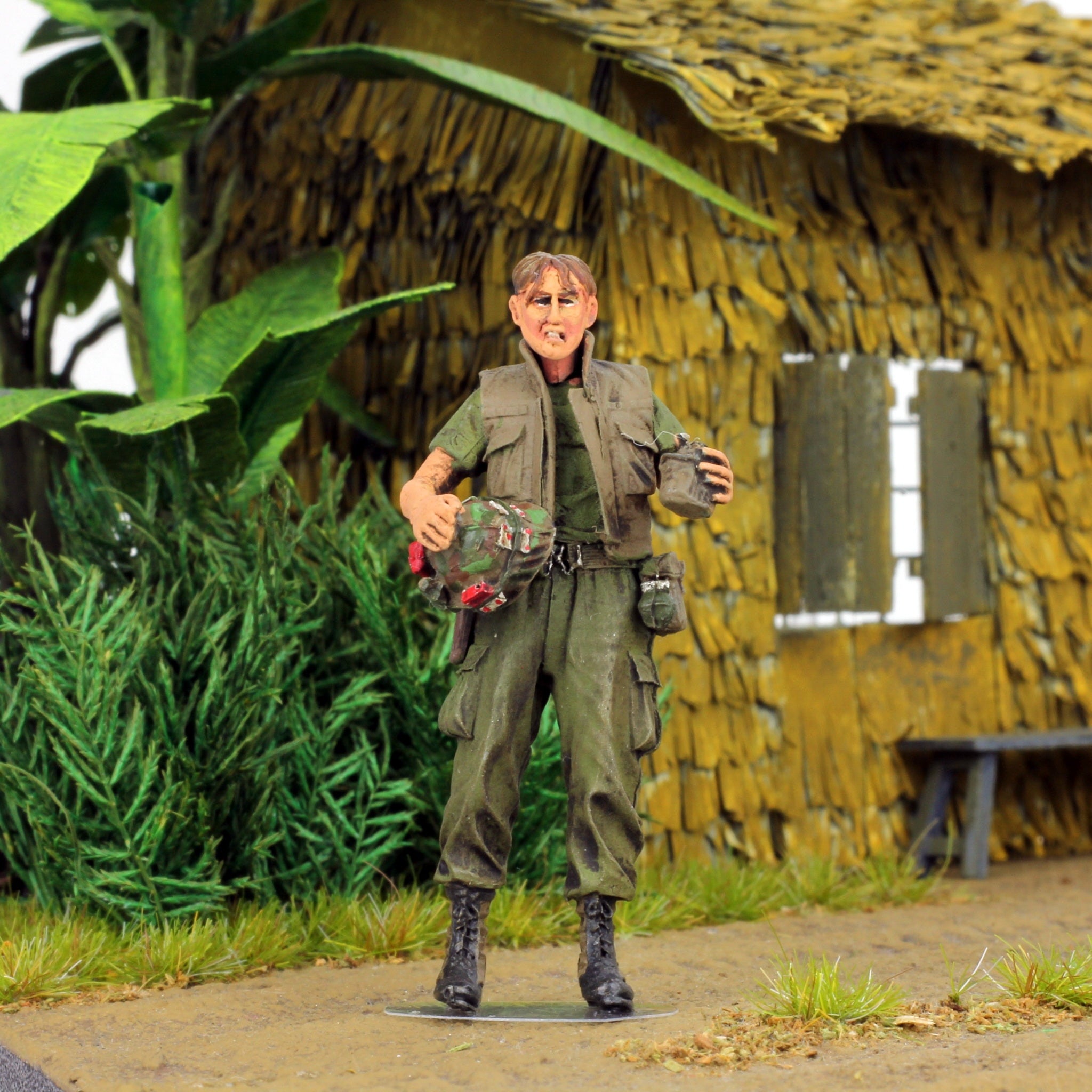 ProPainted USMC Soldier at rest, 1/35 Scaled Ratio, Vietnam War ...