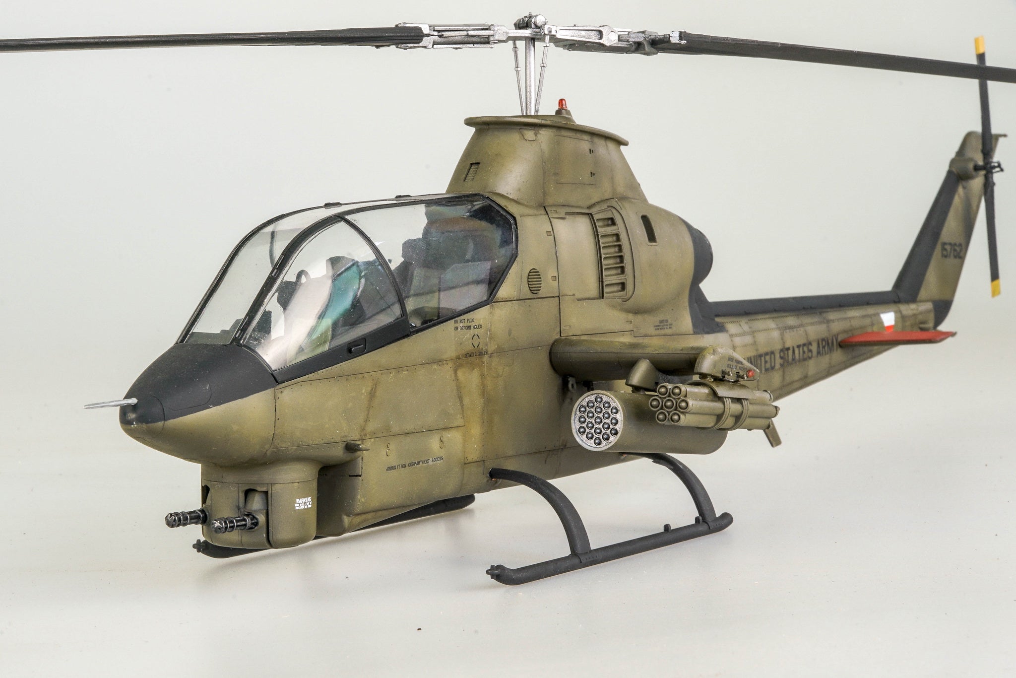 PreBuilt US Army AH-1G Cobra Scaled Ratio 1/32 - Vietnam War ...