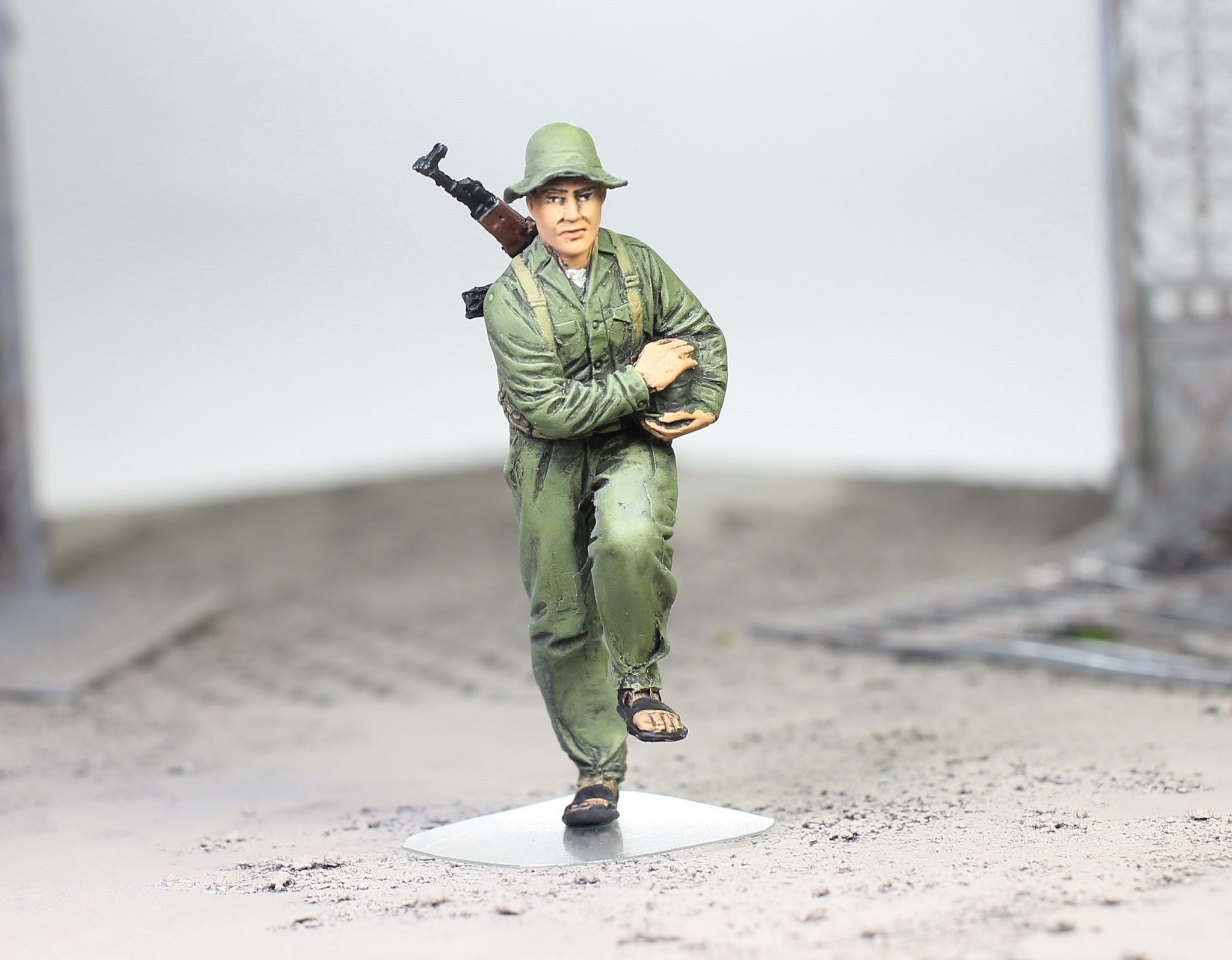 NVA Soldier in battle, 1/35 Scaled Ratio, Vietnam War – ProBuiltModel