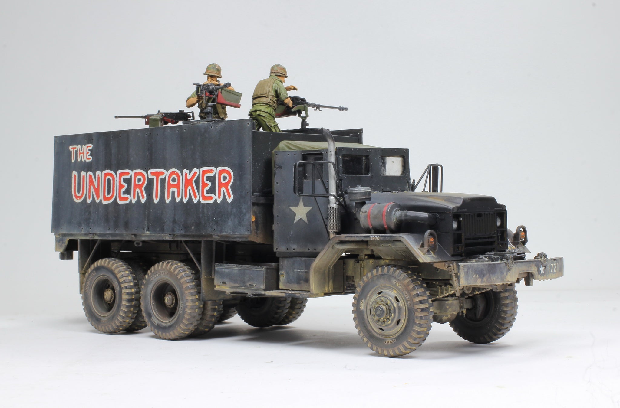US Army M54 Guntruck /w 03 crews, 1/35 Scaled Ratio, Vietnam war, Manu ...