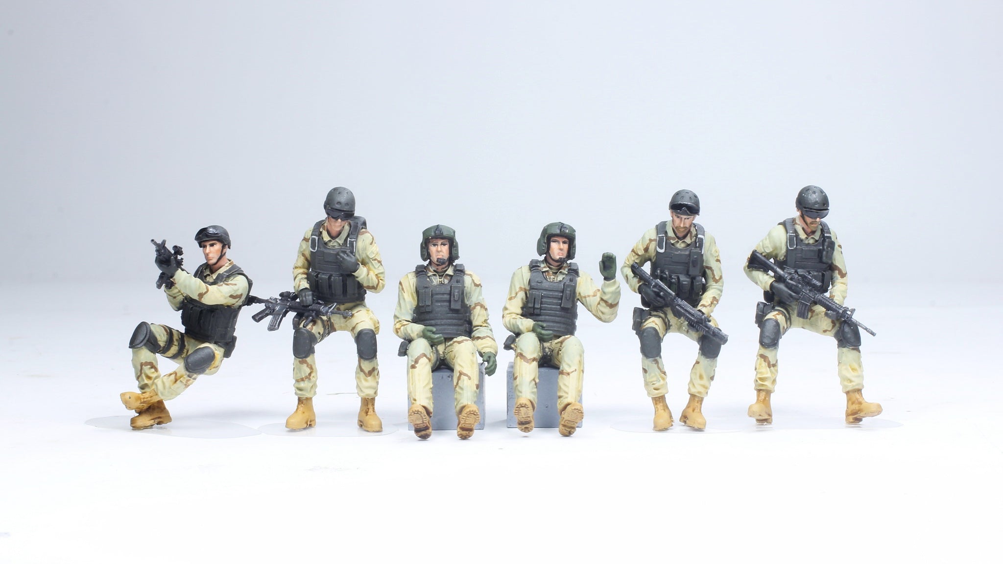 US Delta Force Helicopters 4 Riders & 2 Pilots (06 figures), 1/35 Scal ...