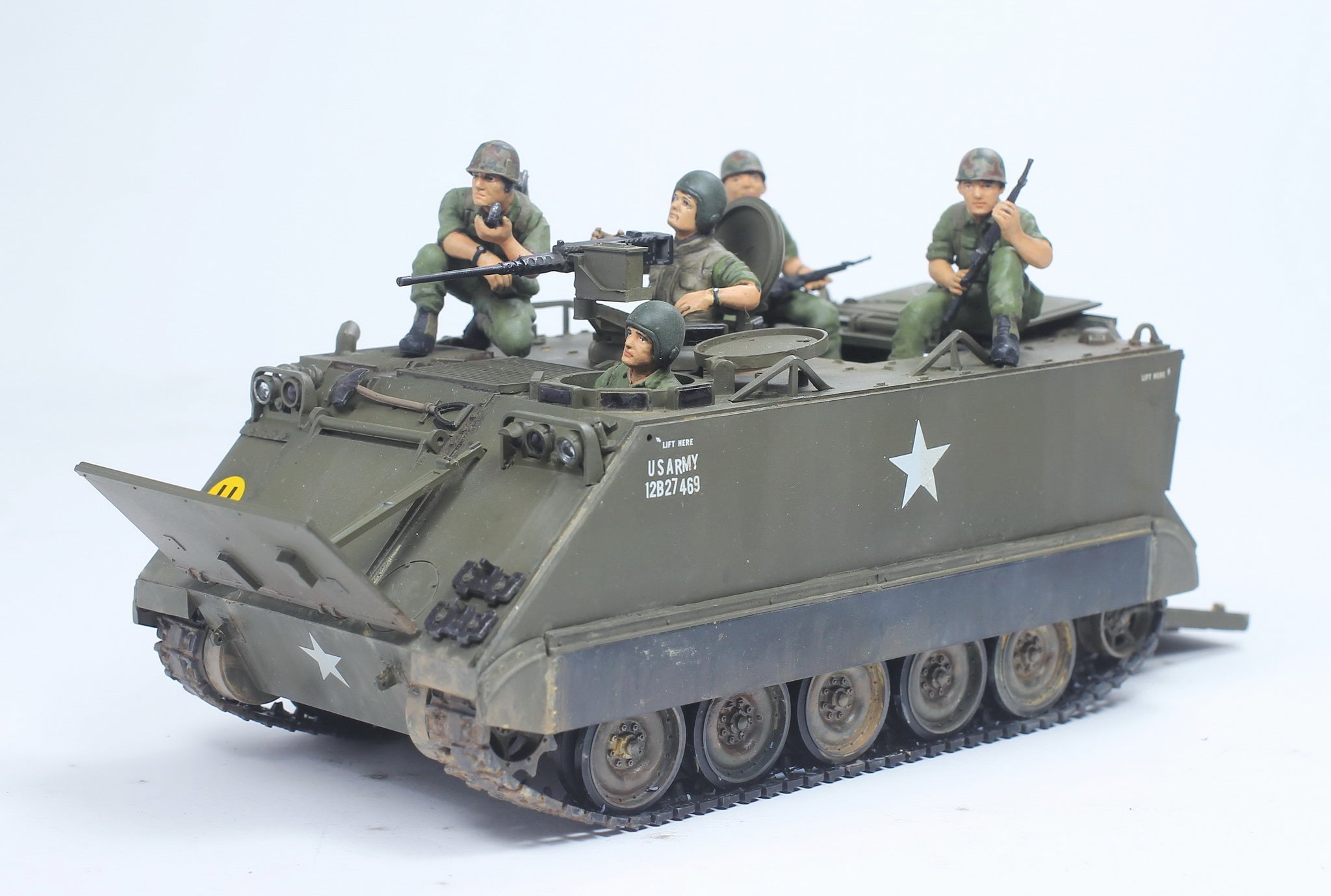Pre-Built US M113A1 APC /w 05 crews (interior detail) , 1/35 Scaled Ra ...