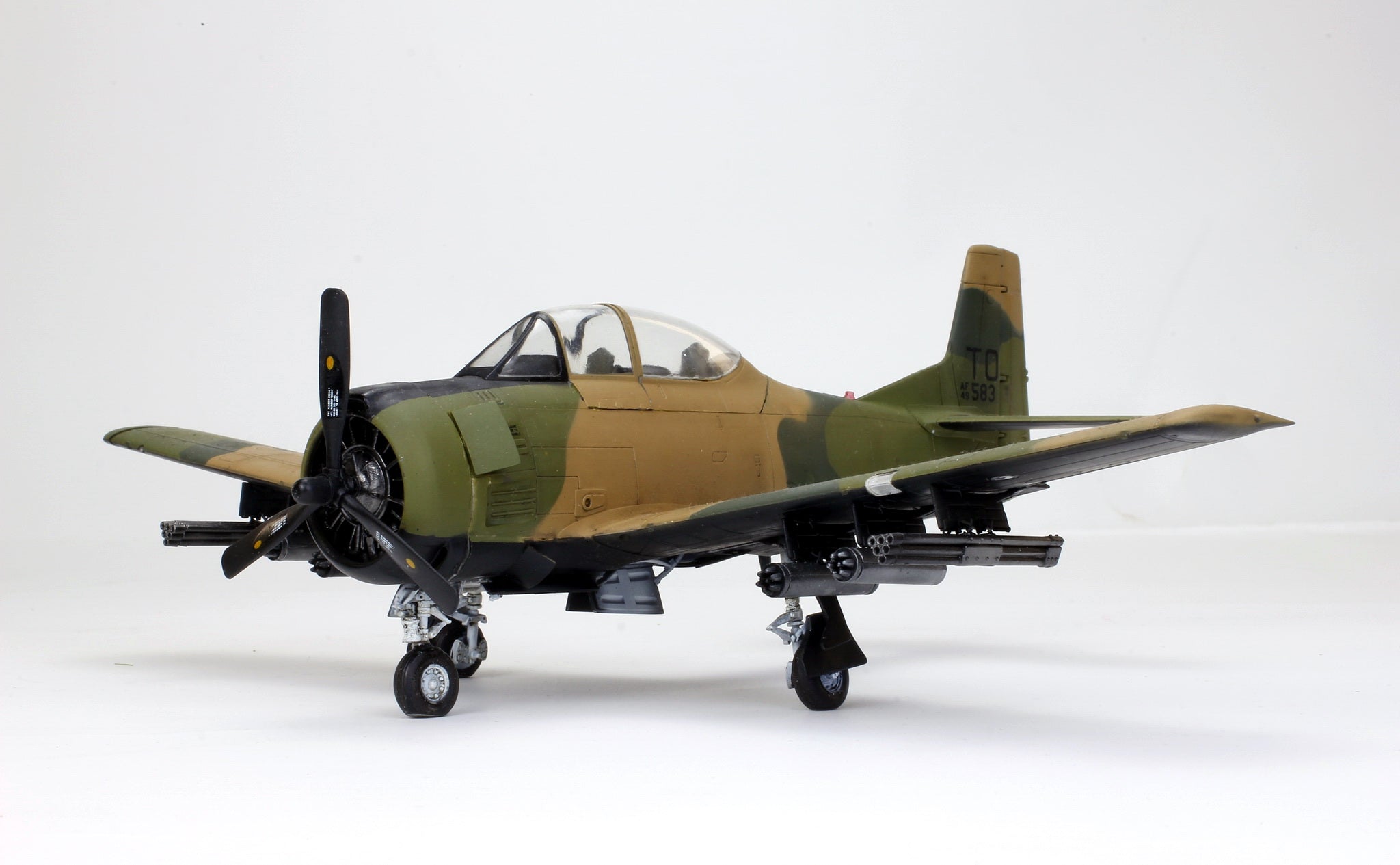 USAF T-28D Trojan Vietnam war - 1/48 Scaled Ratio – ProBuiltModel