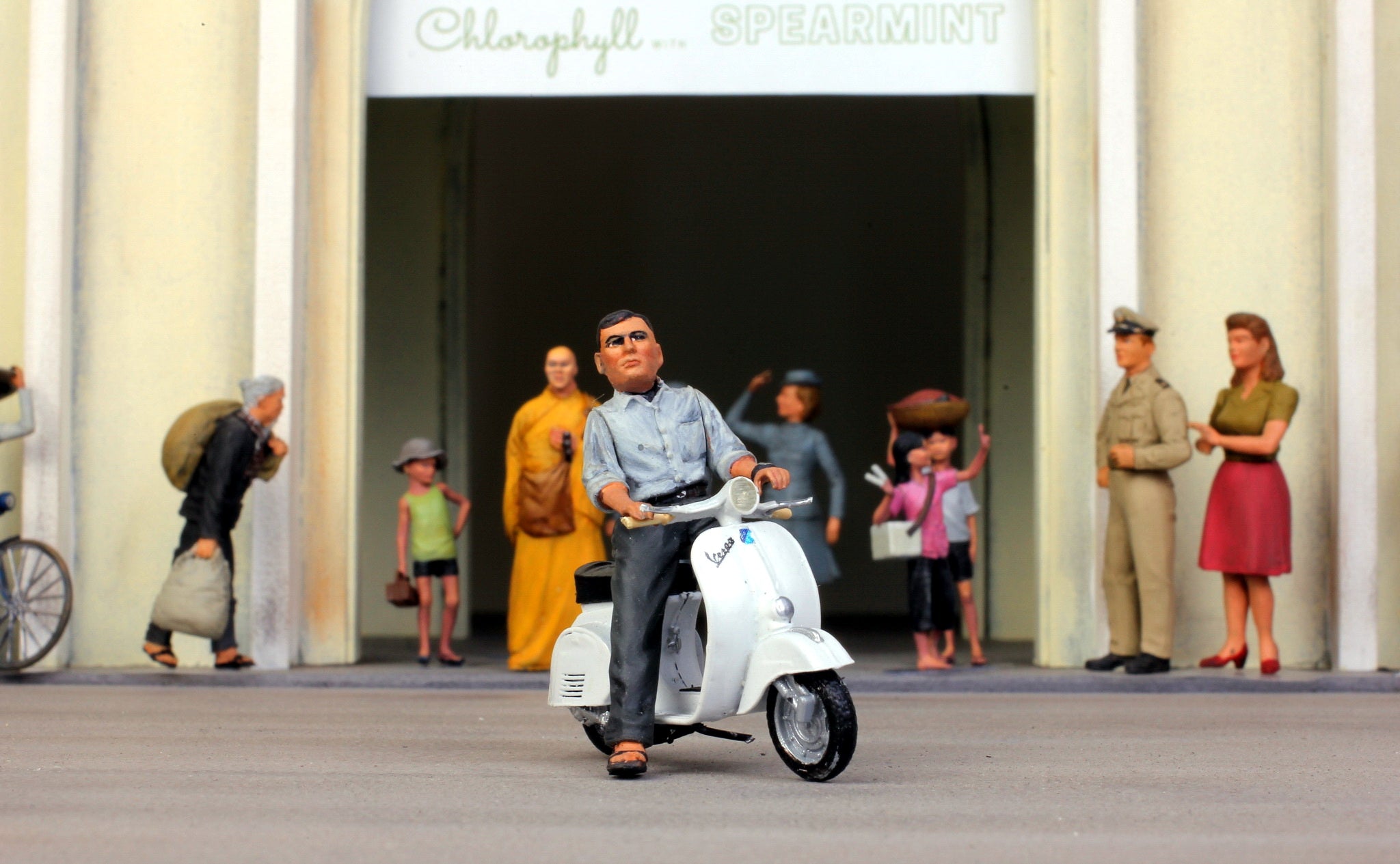 White Saigon Scooter /w Civilian (Pre 1975), 1/35 Scaled Ratio ...