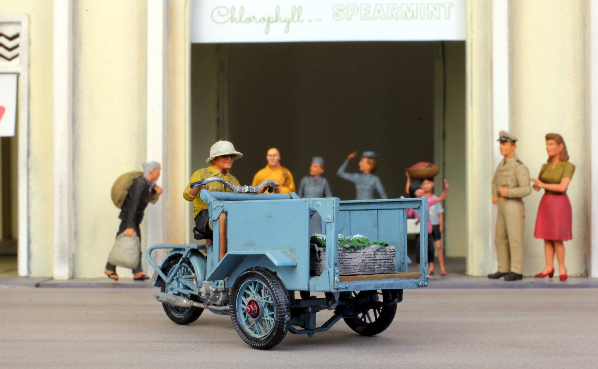 Saigon Delivery Tricycle /w driver (Pre 1975) , 1/35 Scaled Ratio ...