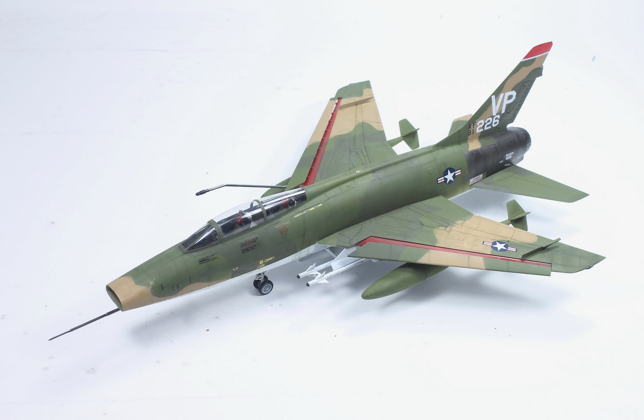 USAF F-100F Super Sabre Vietnam war - 1/48 Scaled Ratio - Manufactured ...