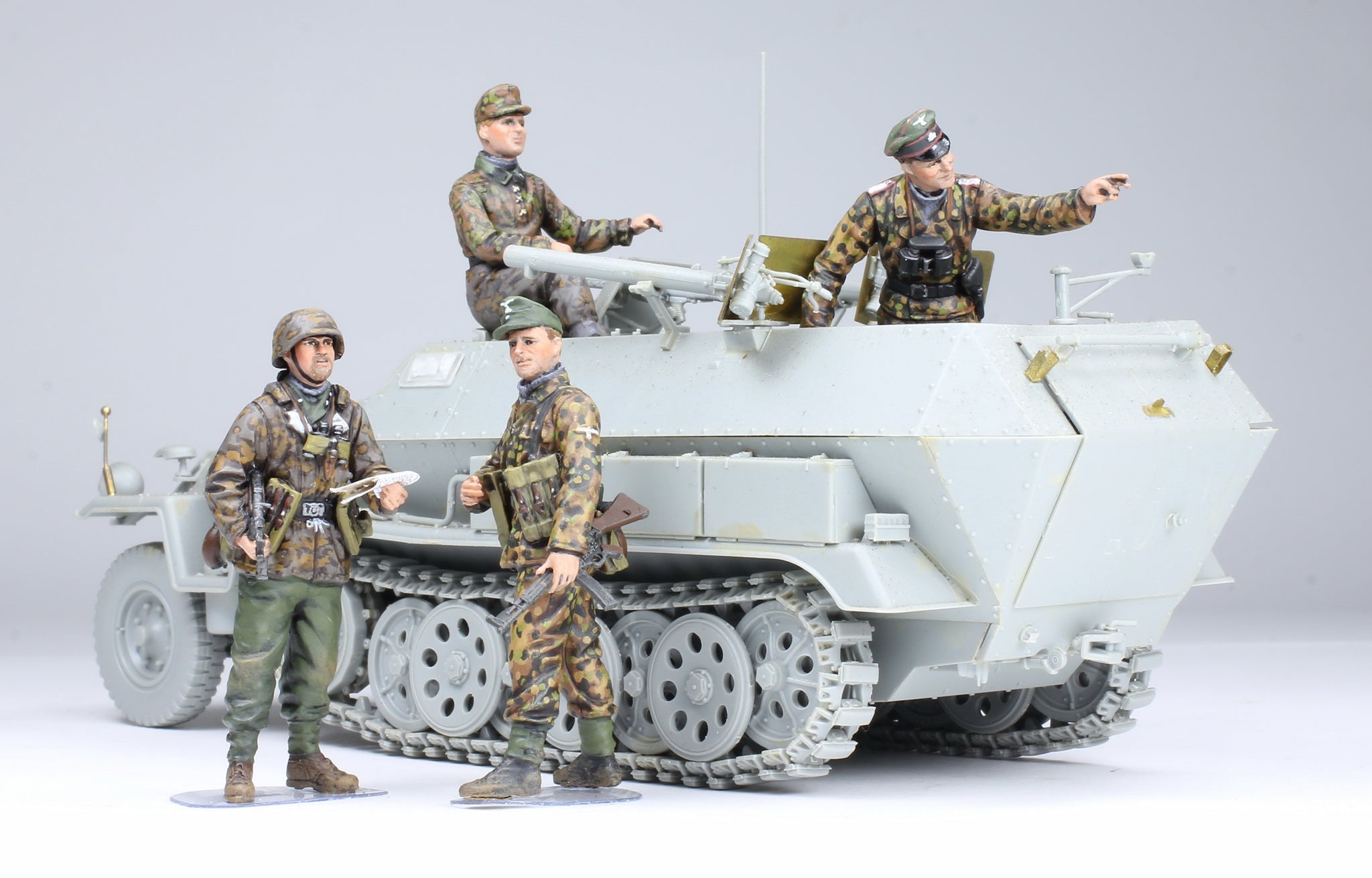 German Armored Reconnaissance, Wiking Division (Hungary 1945), 1/35 Sc ...